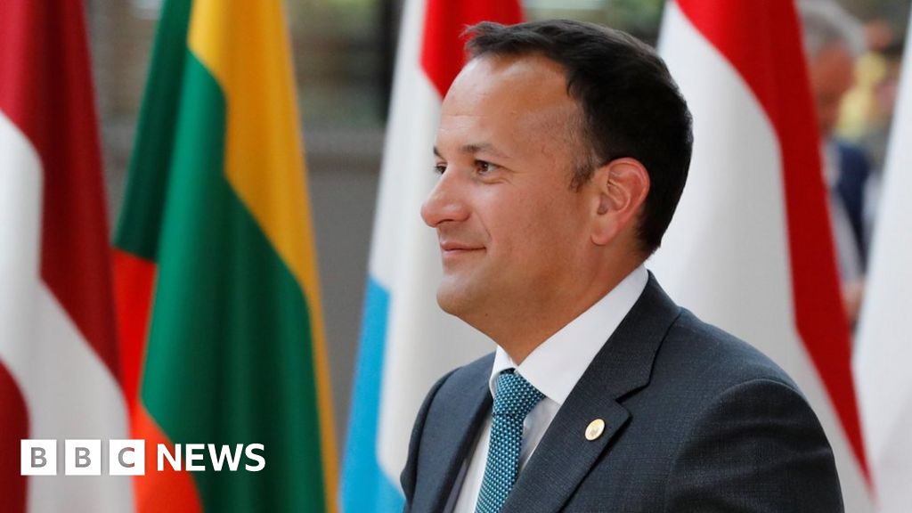 Irish PM will not prepare for hard border ahead of Brexit - BBC News