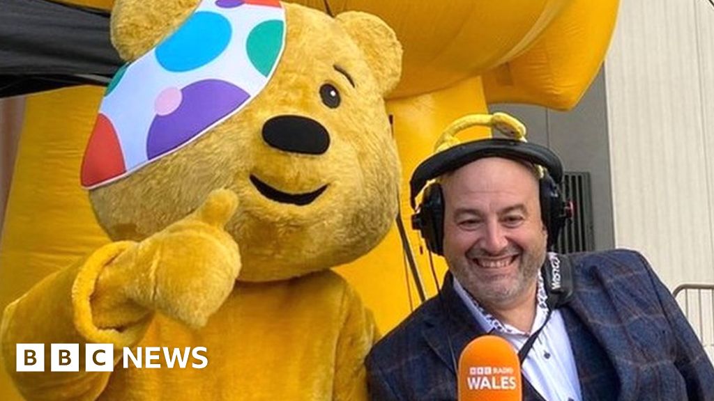 Children in Need: Welsh stars gather to support fundraising - BBC News