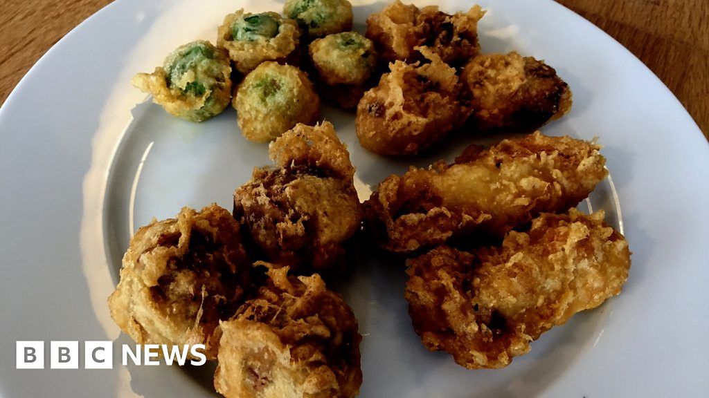 Isle of Wight chip shop offers deep-fried Christmas dinner