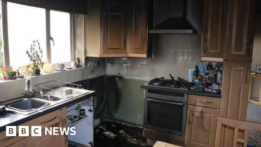 'We lost nearly everything'- your stories of broken appliances - BBC News