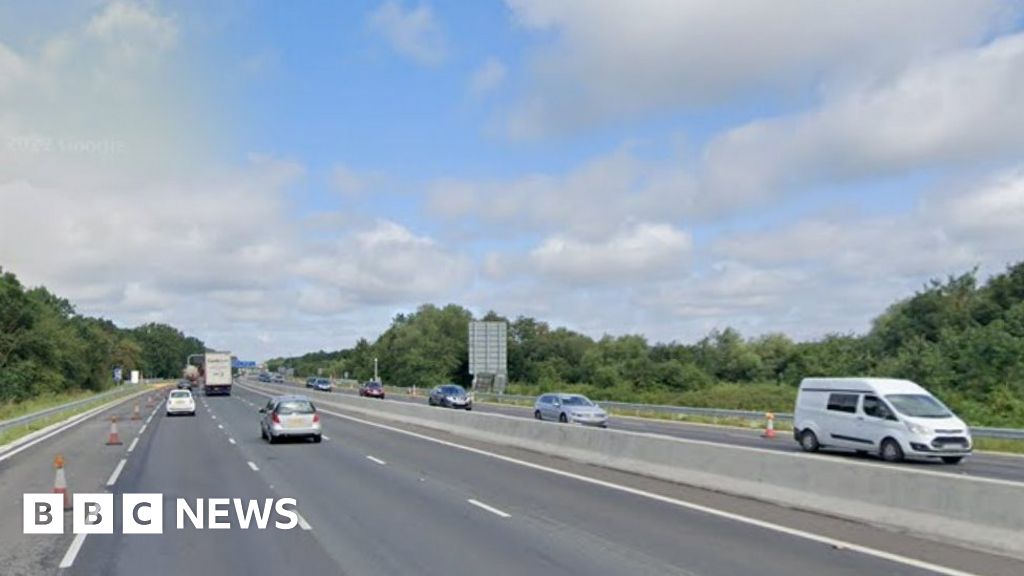M4 Berkshire: Bridge work to shut stretch of motorway - BBC News