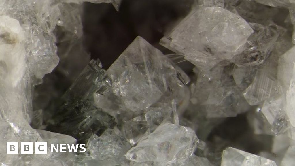 What makes a really rare mineral? - BBC News