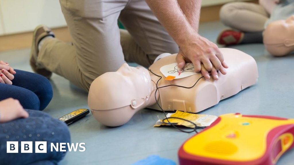 Heart emergencies on planes need better treatment, say doctors - BBC News