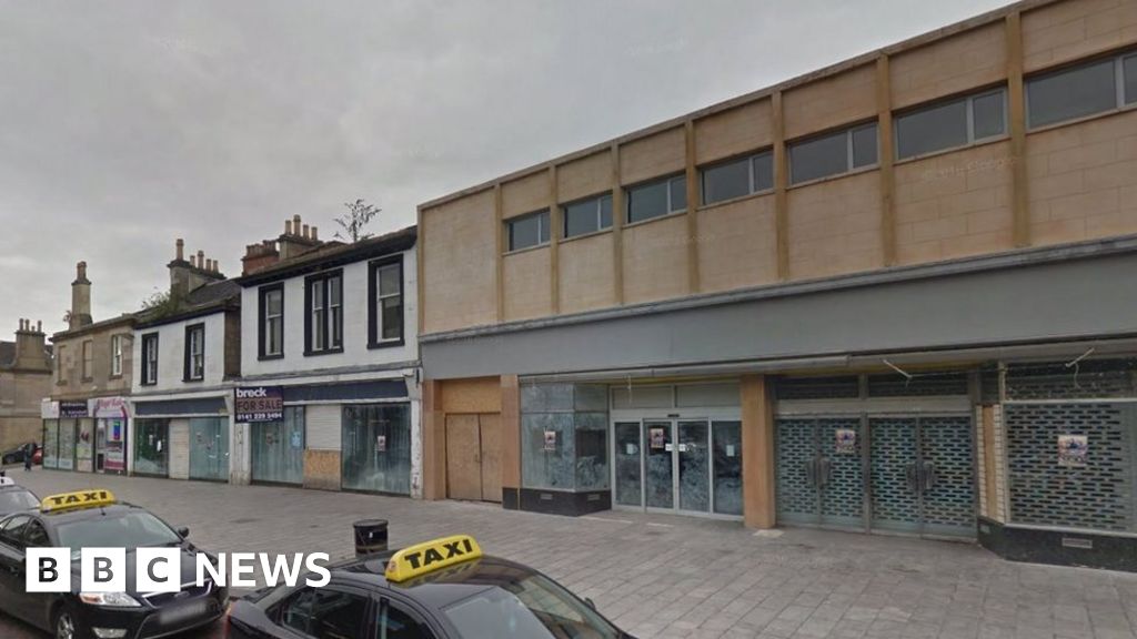 Deliberate fire in Coatbridge damages several buildings - BBC News