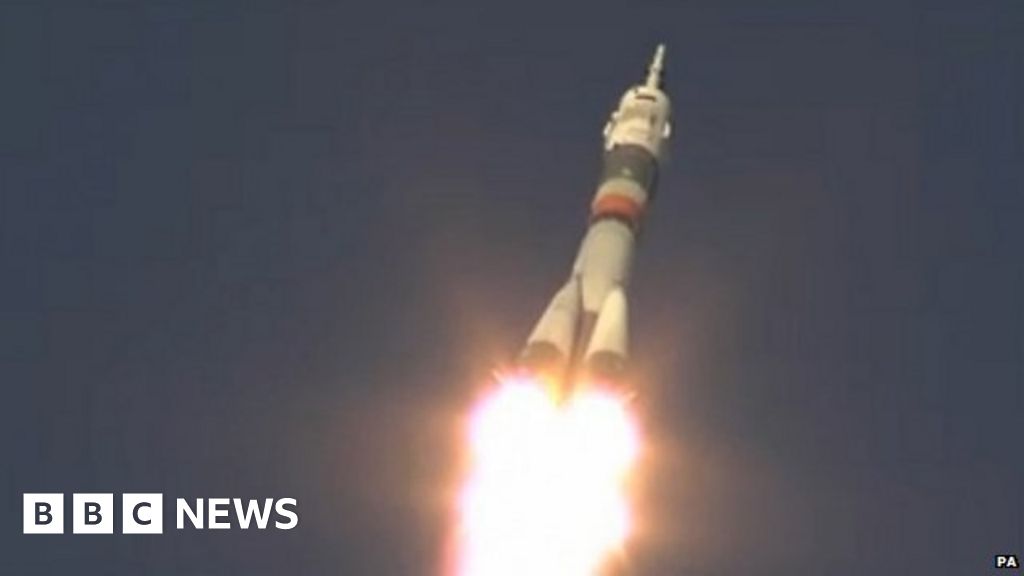 Tim Peake: Soyuz rocket docks at International Space Station - BBC News