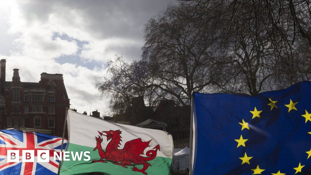 Ex-Welsh Secretary says MPs still unlikely to pass Brexit deal