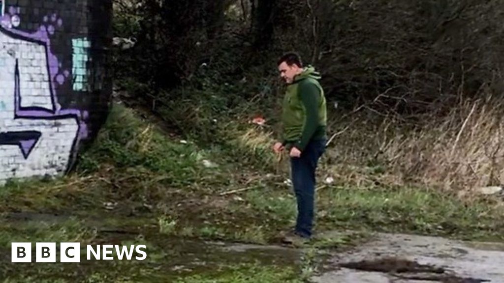 Former homeless man writes book about his experiences - BBC News