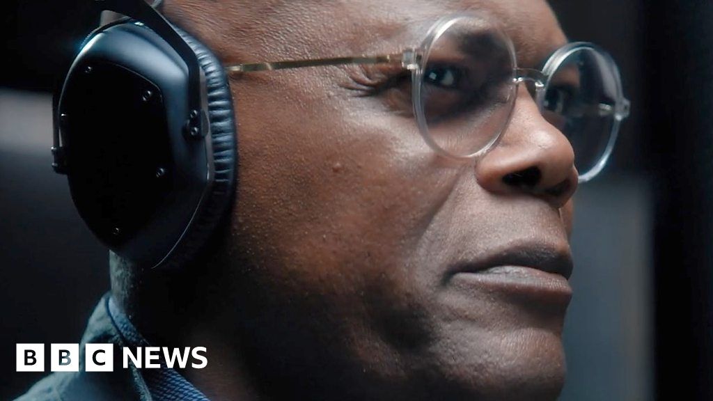 The celebrity is the device's first celebrity voice - BBC News