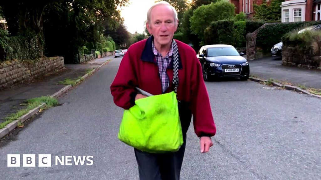 Derbyshire village boasts 'world's longest serving paperboy' - BBC News