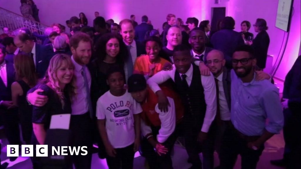 Princes Harry and William back Nottingham hip hop opera - BBC News