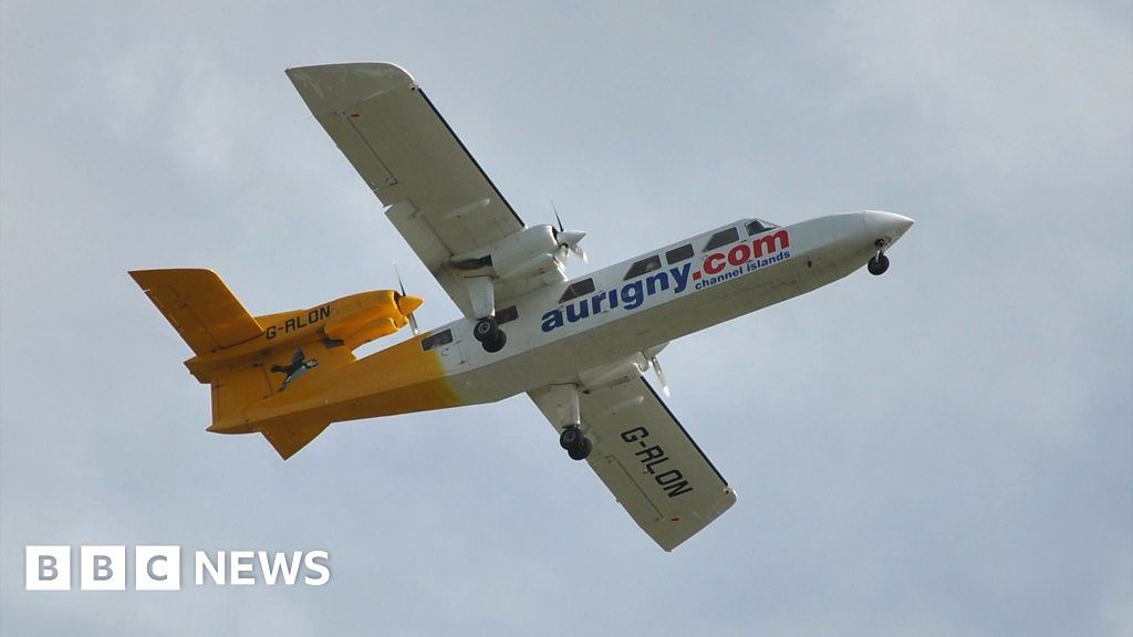 Trislander G-RLON in final flight to Solent Sky Museum - BBC News