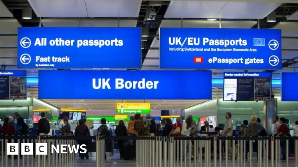 Net migration to UK falls by 49,000 - BBC News
