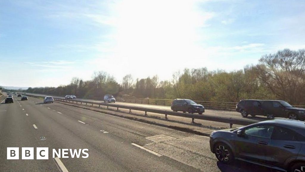 M5 motorway bridges in Somerset to be repaired - BBC News