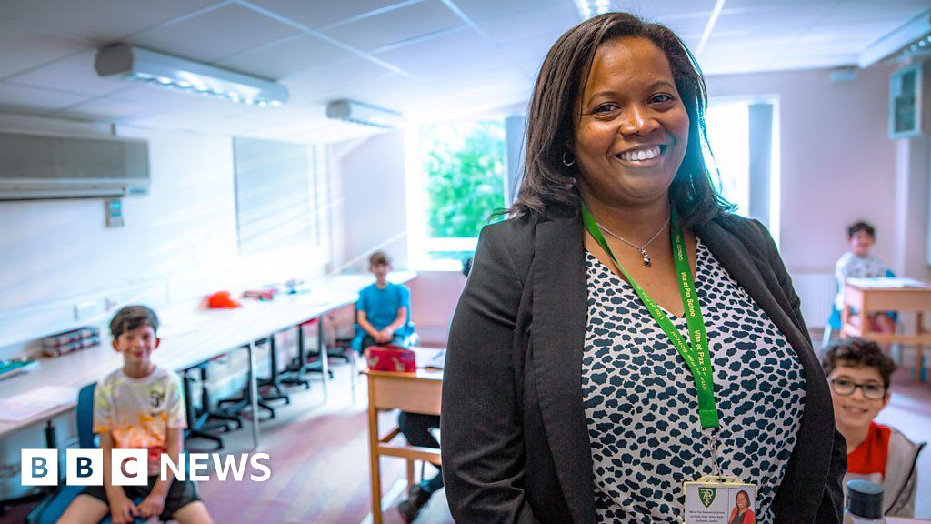 Coronavirus and teachers: The forgotten school key workers - BBC News