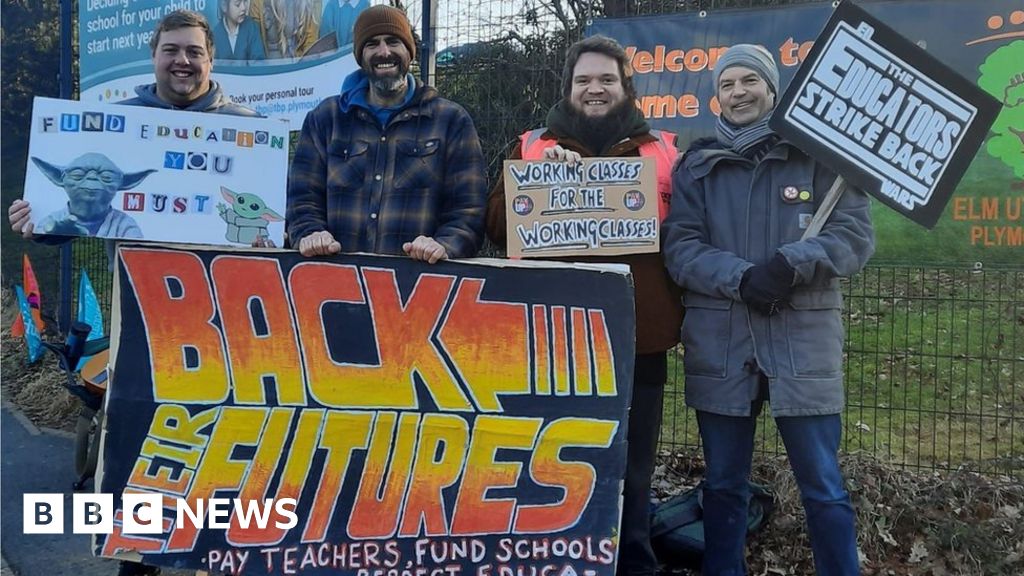 NEU Teachers strike in ongoing dispute over pay - BBC News