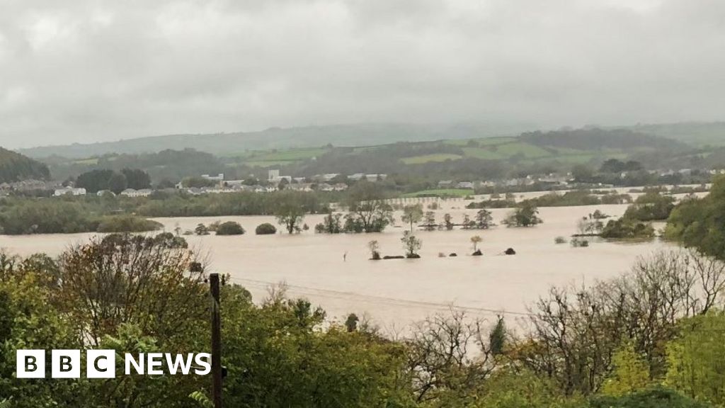 Storm Callum: More rain set to bring further disruption - BBC News