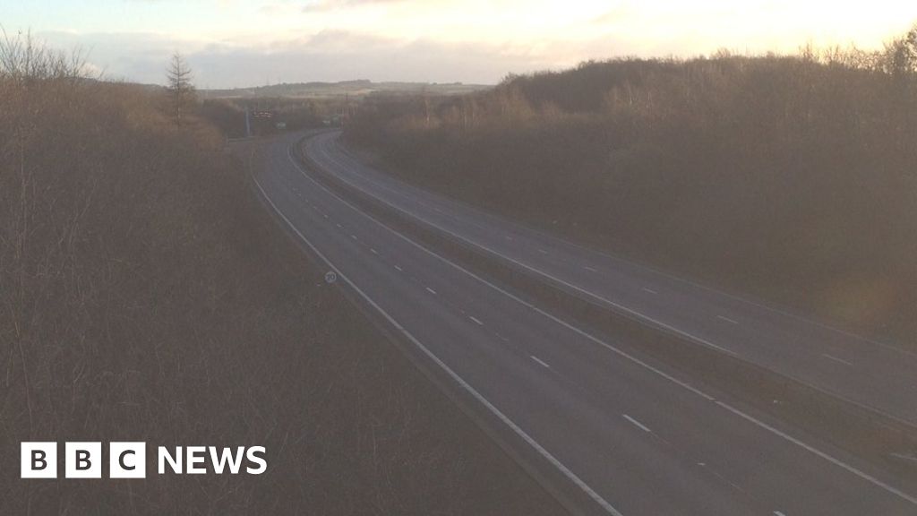 Man's body found on Edinburgh bypass near Sheriffhall roundabout - BBC News
