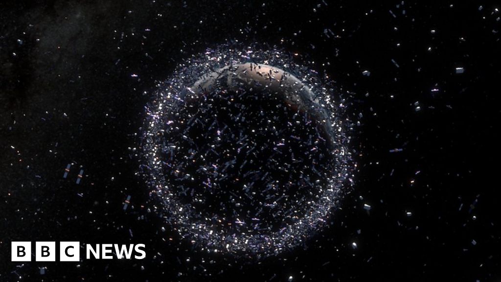 The race to destroy space garbage - BBC News