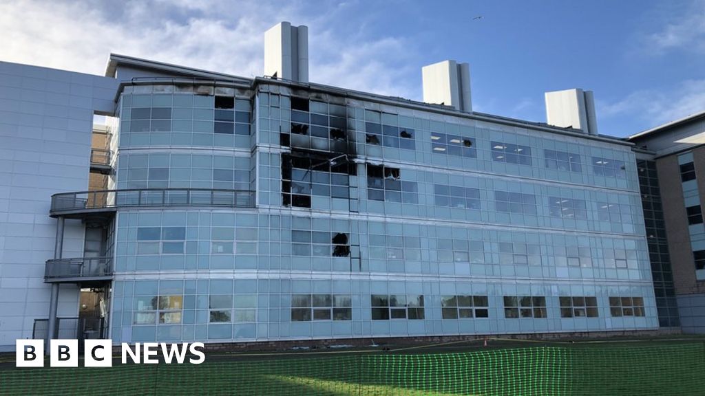 Fire at St Andrews University science building 'was accidental' - BBC News