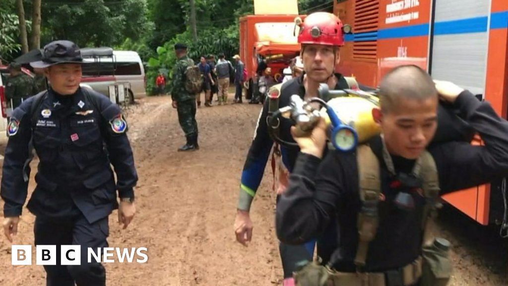 Thailand cave : 'Each rescue will take 11 hours' - BBC News