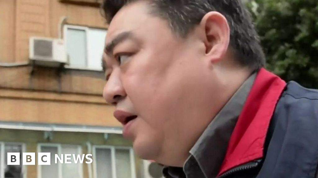 Exiled Chinese democracy leader on dealing with China - BBC News