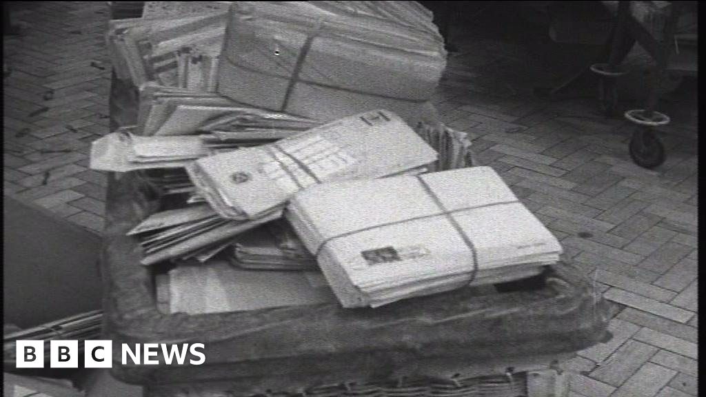 Letters piled up in Cardiff during 1971 postal strike - BBC News