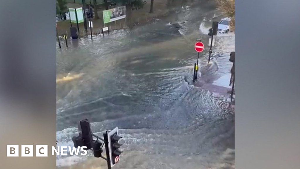 Islington: Video footage shows extent of flooding - BBC News