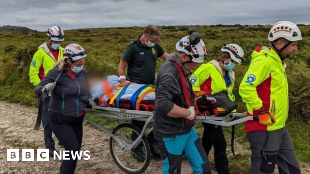Man rescued with spinal injuries after Bodmin Moor water jump - BBC News