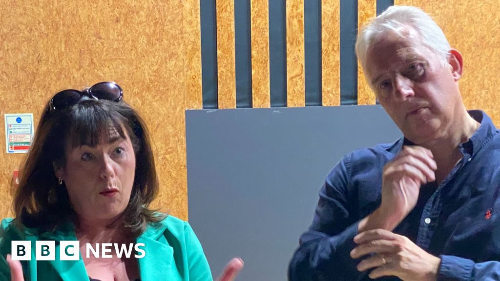 Michelle Gildernew and Ian Paisley debate a united Ireland - BBC News