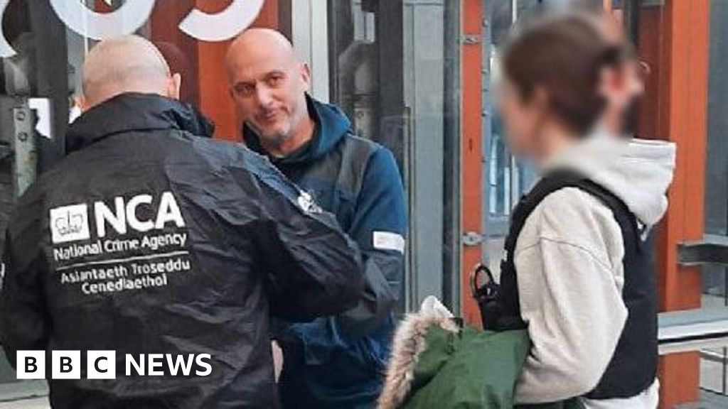 Small boats gang suspect arrested on return to UK - BBC News