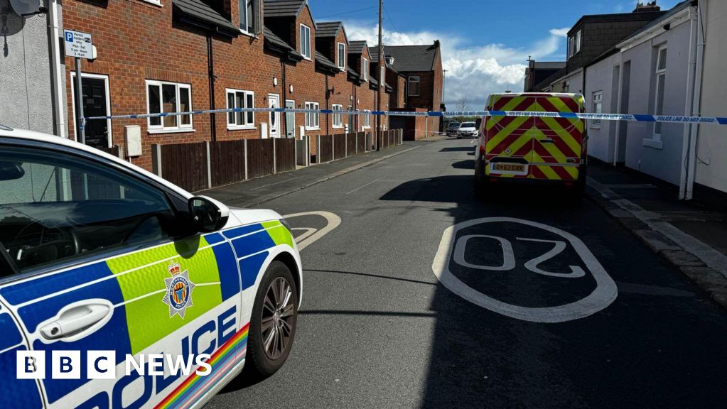 Man arrested on suspicion of murder in Sunderland - BBC News
