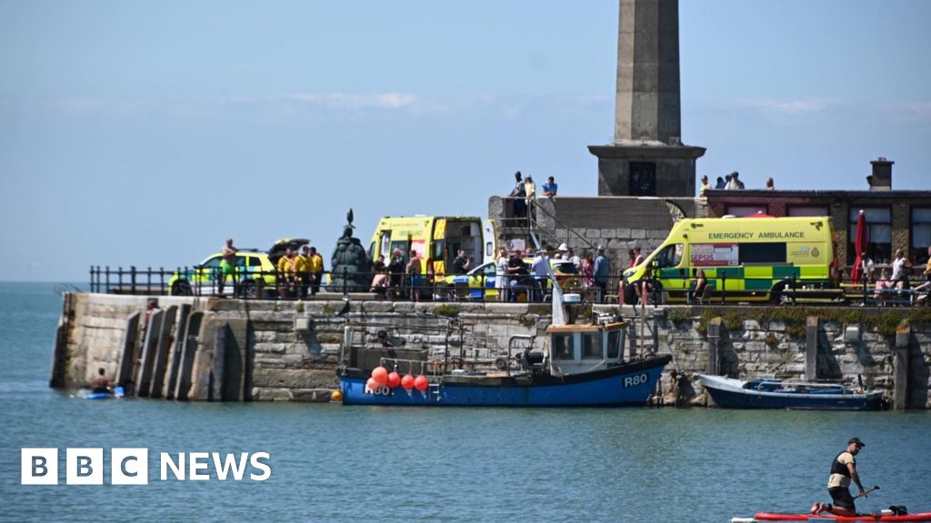Margate: South East Ambulance crews called to pier emergency - BBC News