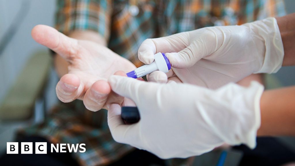 NHS Somerset: scheme launched to support diabetes patients - BBC News