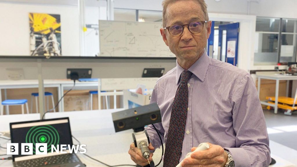 Bath RUH 'groundbreaking' bone-drilling kit used for first time - BBC News