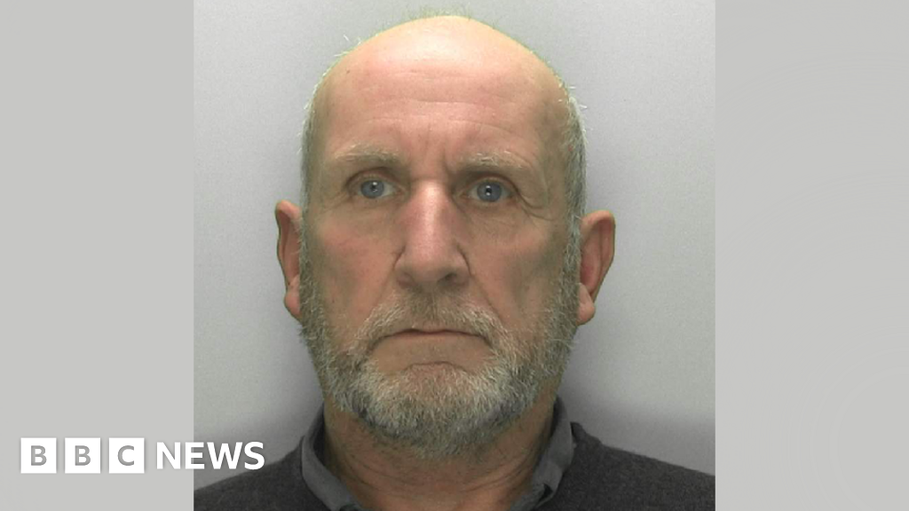 Driving instructor Michael Florek sexually assaulted students - BBC News