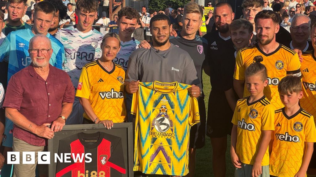 Guard of honour for footballer Jordan Chiedozie who lost leg in crash ...