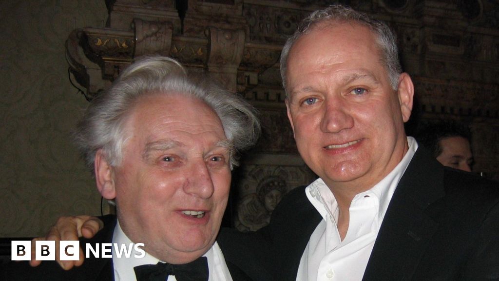 Tributes paid to circus boss, Phillip Gandey