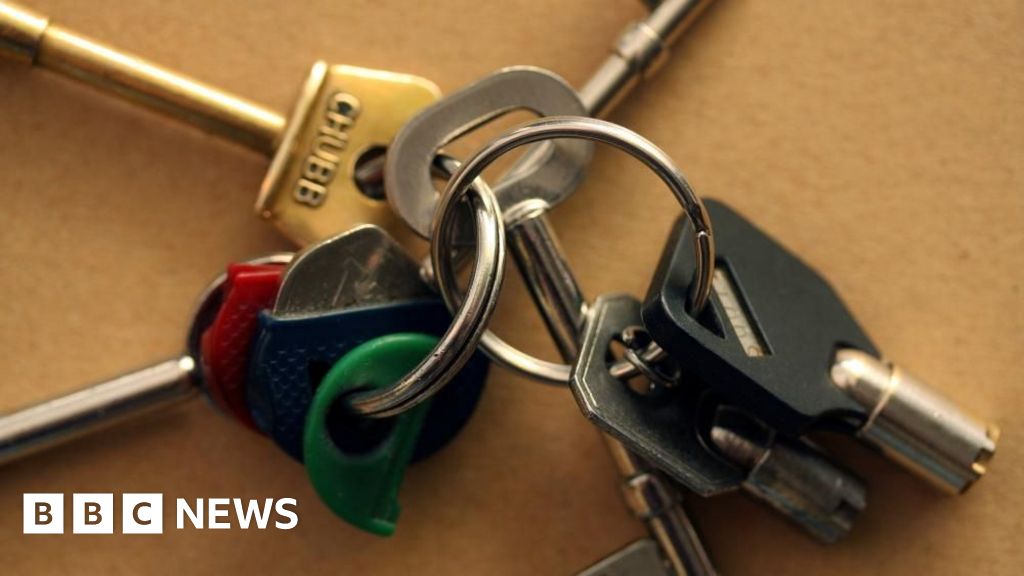 Stricter HMO rules brought in for part of Corby - BBC News