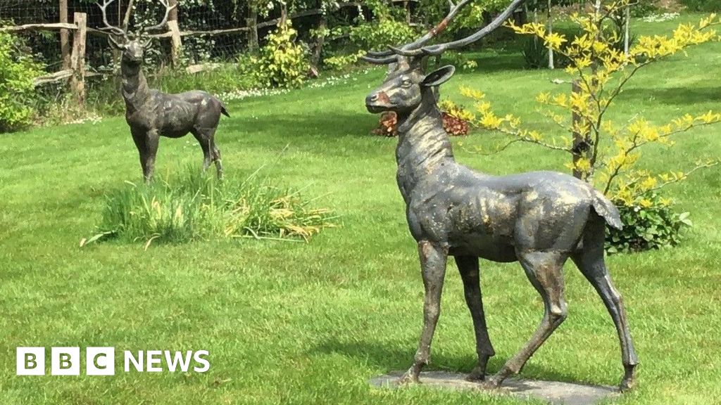 Bronze stag theft in Waverley prompts police warning - BBC News