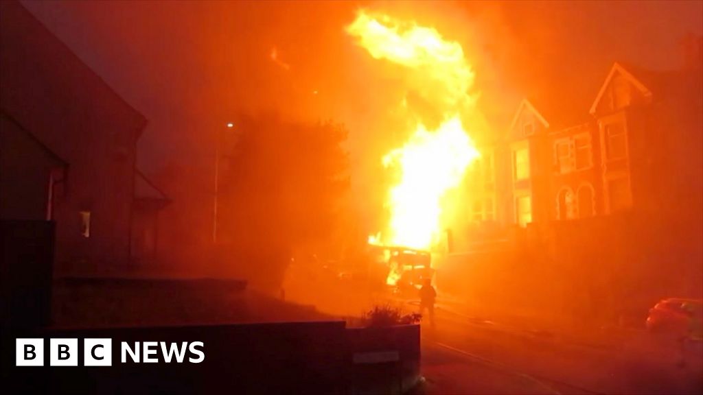 Barry: Suspected arson attack sees camper van explode - BBC News