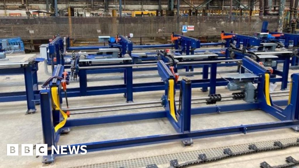 Tata Steel: New tube mill takes shape at Corby plant - BBC News
