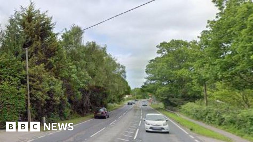 A26: Parts of East Sussex route faces closures for resurfacing - BBC News