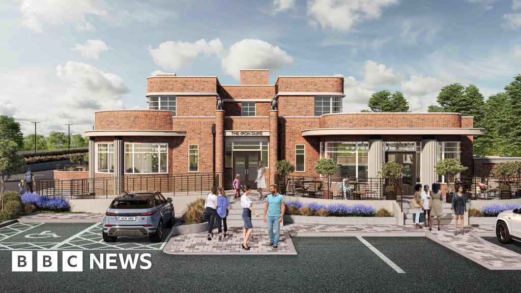 Iron Duke pub in Great Yarmouth to be restored if plans approved - BBC News