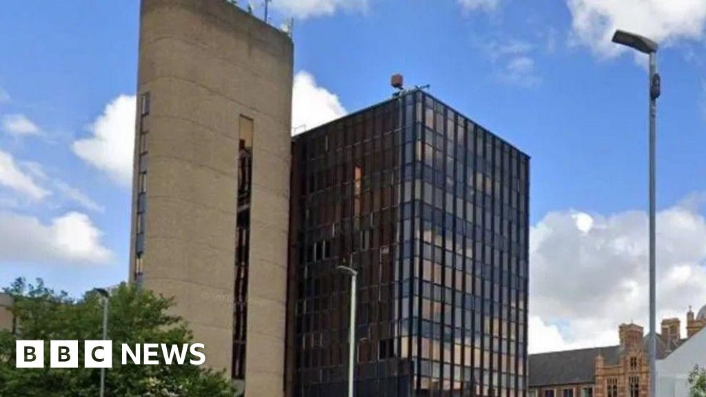 Council 'committed to secure' Darlington's tallest site - BBC News