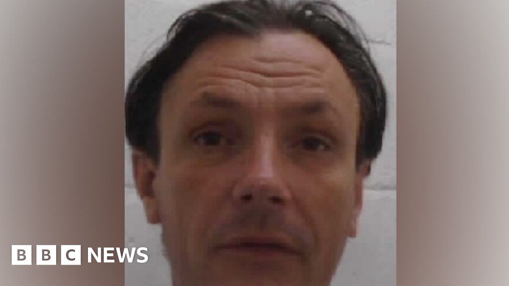 Escaped inmate from Spring Hill Prison 'should not be approached' - BBC ...