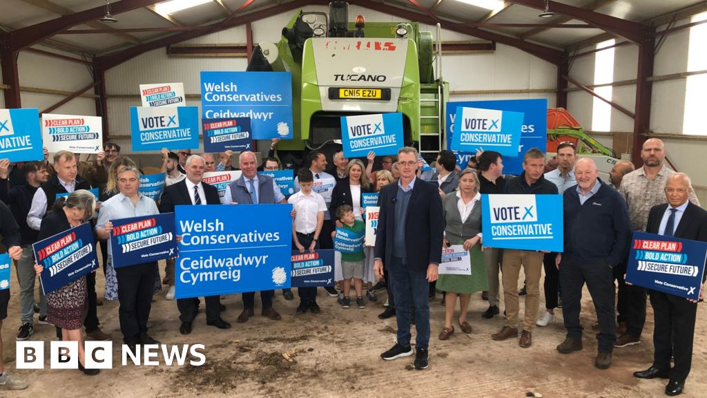 Conservative campaign focuses on Labour Welsh government - BBC News