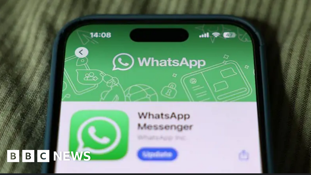 Former Northamptonshire PC in 'toxic' WhatsApp chat, hearing told