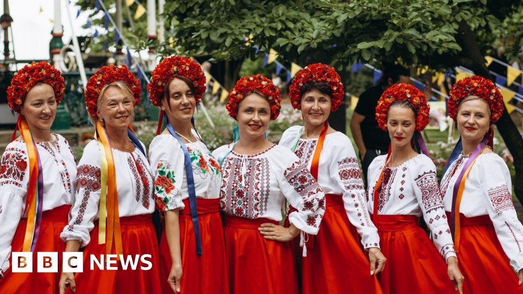 Swindon's Ukrainian festival to 'shine a light' on ongoing war - BBC News