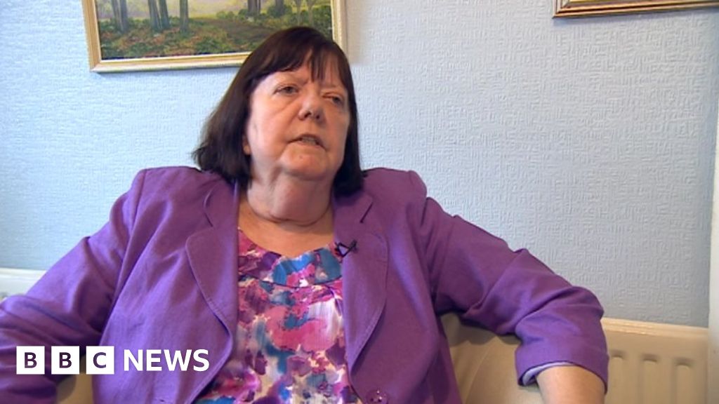 Mistreated cancer patients say hospital revoked promise - BBC News
