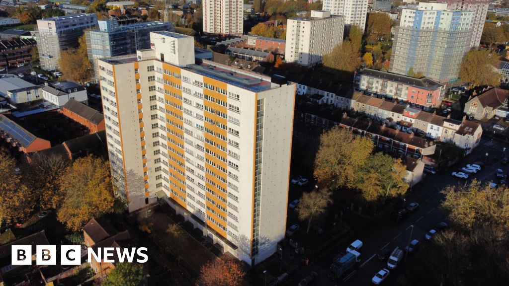 'I'm terrified to live old tower block - I can't sleep most nights ...